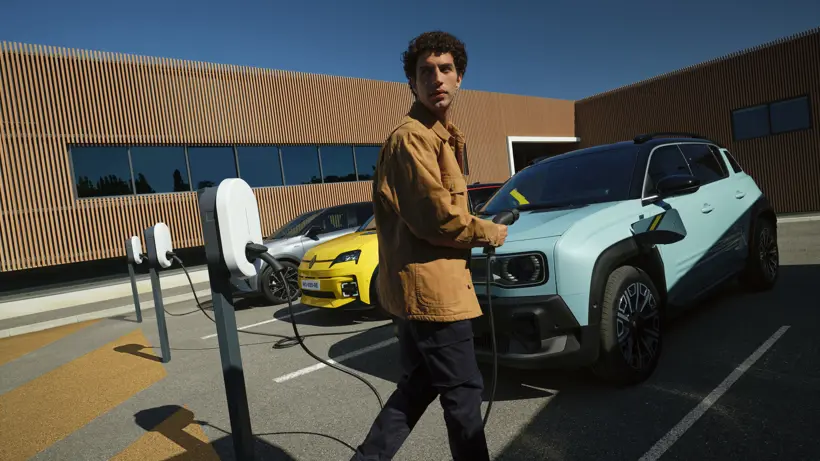 Renault 4 Personal Finance Offers | Renault UK | Renault UK